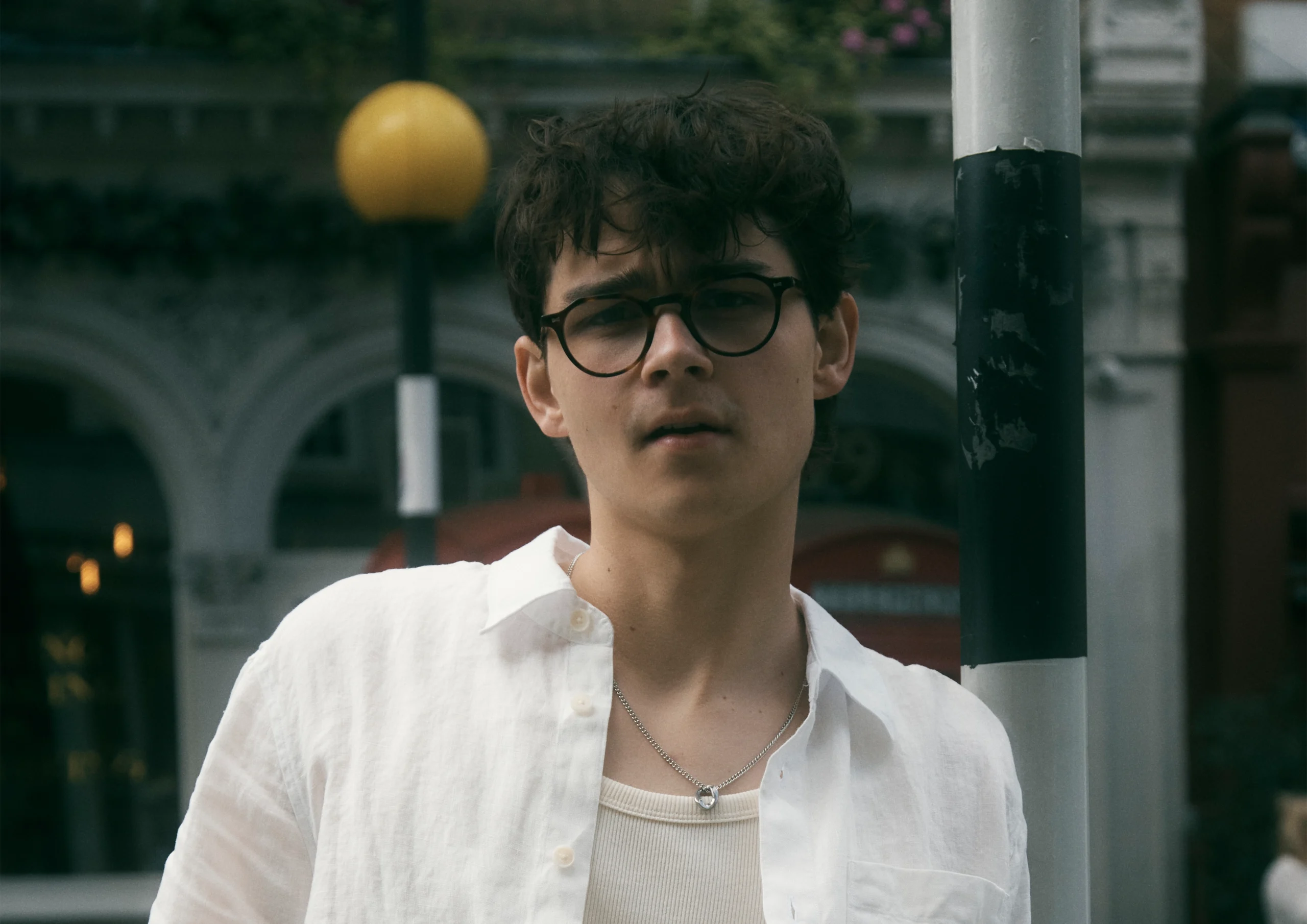Burgeoning Singer-Songwriter Benjamin Steer Releases Debut Ep